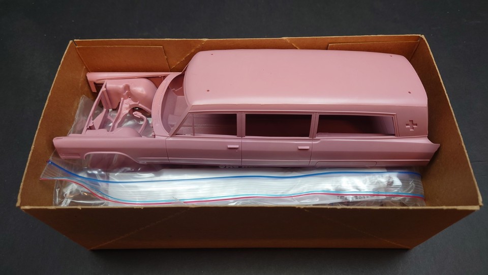 JO-HAN CADILLAC AMBULANCE HEAVENLY MAUVE-1/25 SCALE MODEL KIT ...