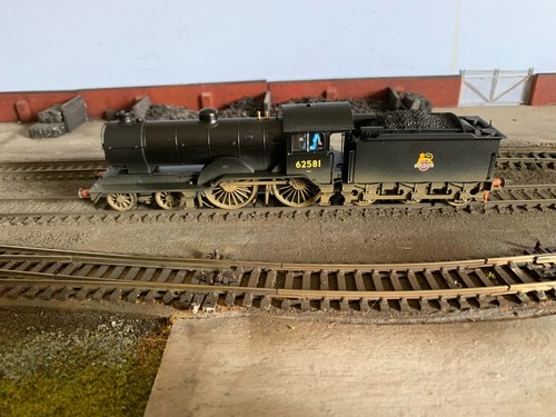 Hornby R3303 BR 4-4-0 D16/3 62581 { CLAUD HAMILTON } BR Black Weathered ...