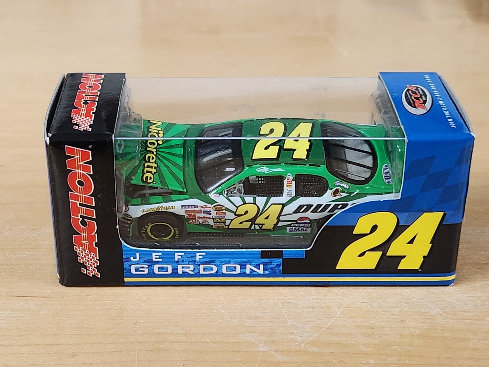 2006 #24 Jeff Gordon Nicorette Dupont RCCA Club Car Elite 1/64 Action ...