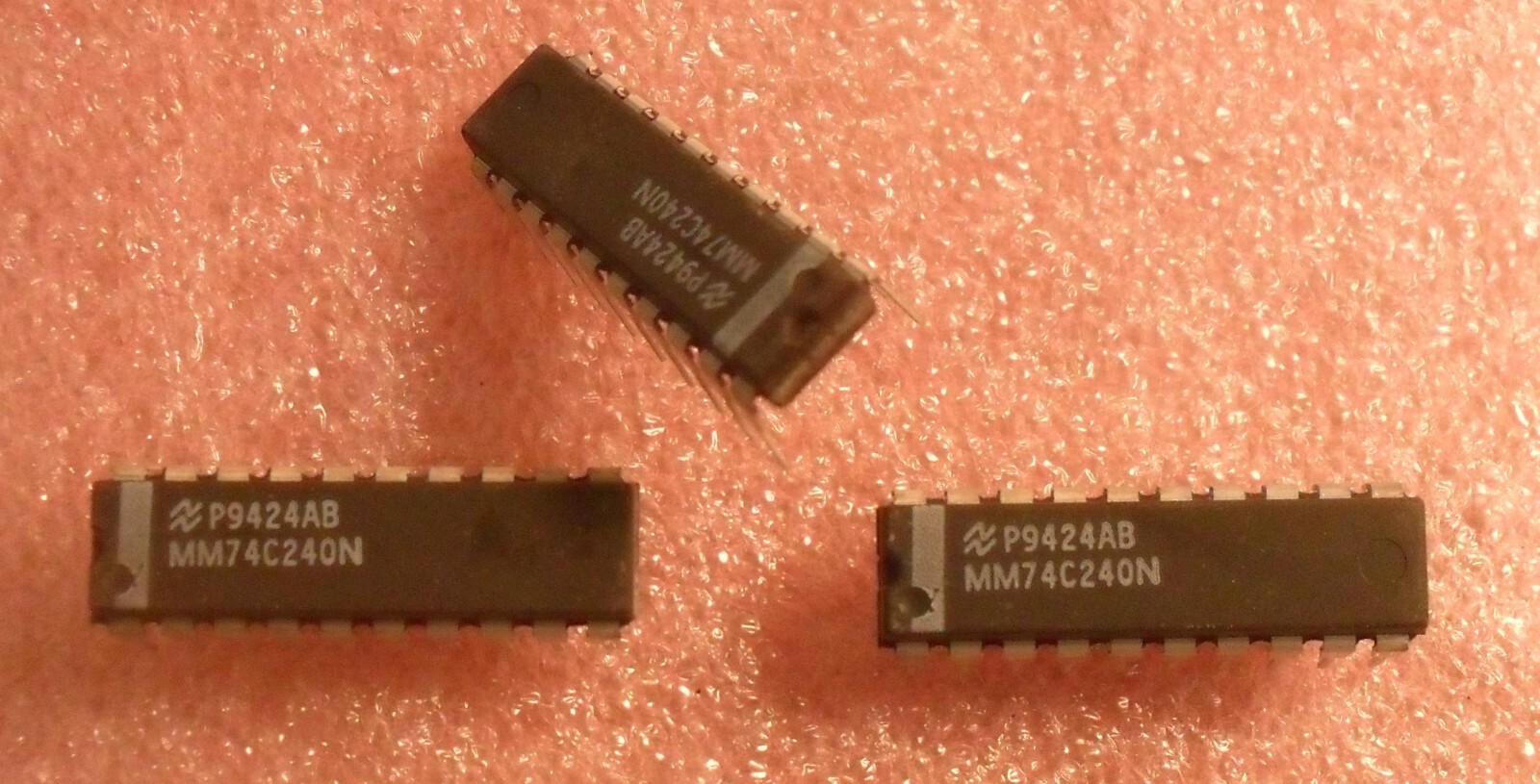 74C, 74HC & 74HCT CMOS Series Logic Gates Thru-Hole - Lots and Single ...