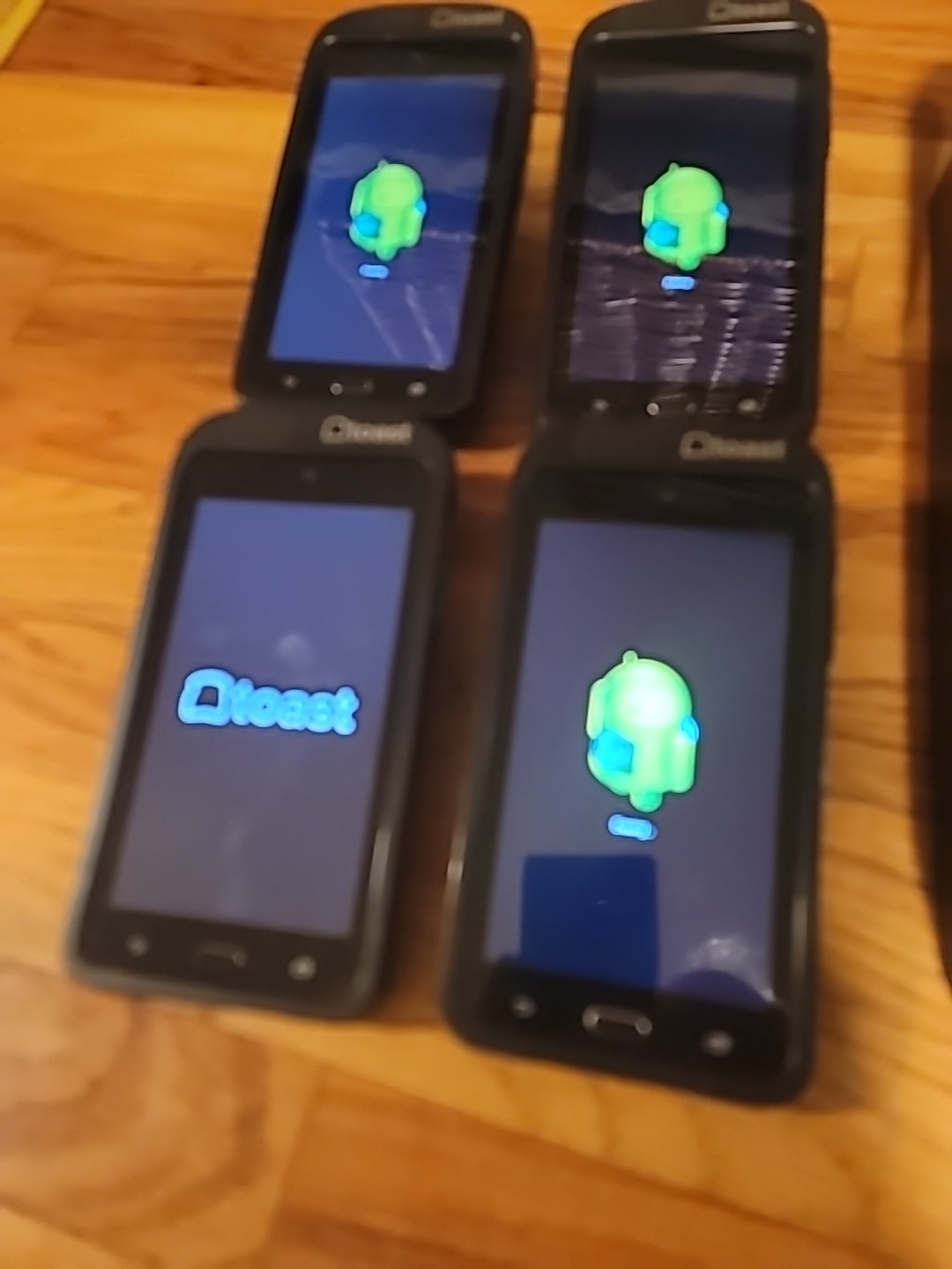Toast DTC100 Go charging Station With Lot Of 4 TG100 Handheld POS ...