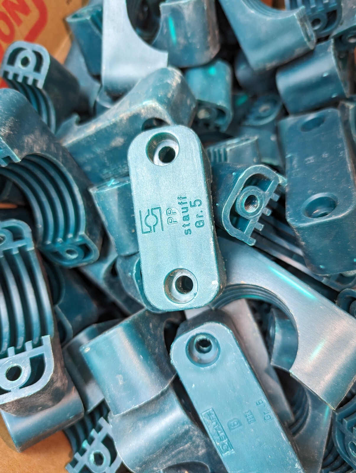 Box of STAUFF Clamp Bodies for Pipe, Hose, Conduits, Gr. 5 & 6 ...