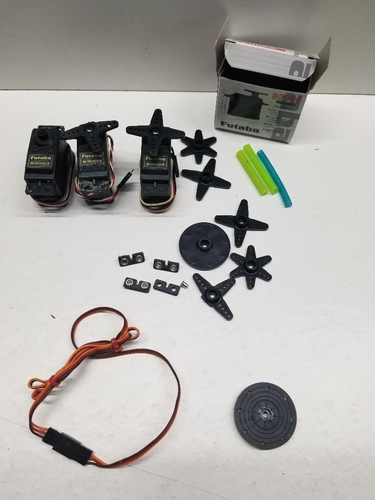 3 Futaba servos (2)-S3003 (1)-S3004(NEW) Standard Black + extra parts ...