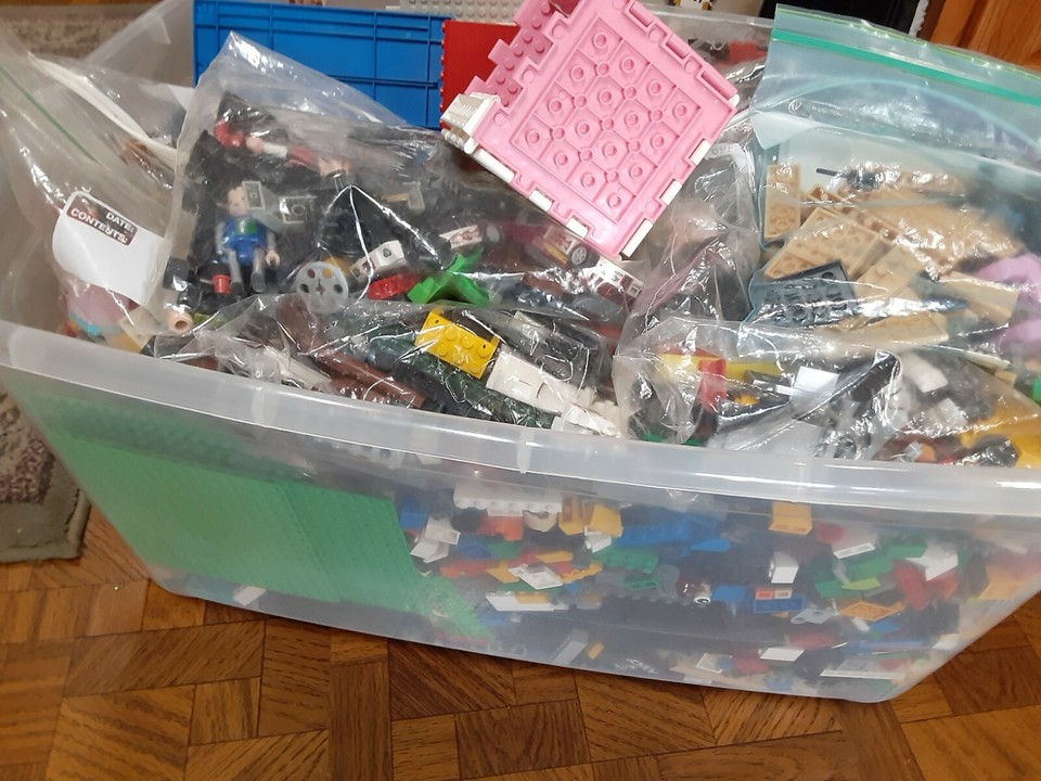 HUGE LOT OF LEGOS 28 POUNDS OF LEGOS MANY SETS MIXED THEMES LEGO LOT #1 ...