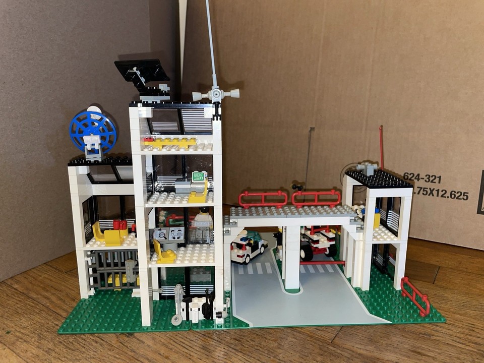 Lego Police Lot 2- Set #’s 6625, 6398, 6664 w/instructions and 1 box ...