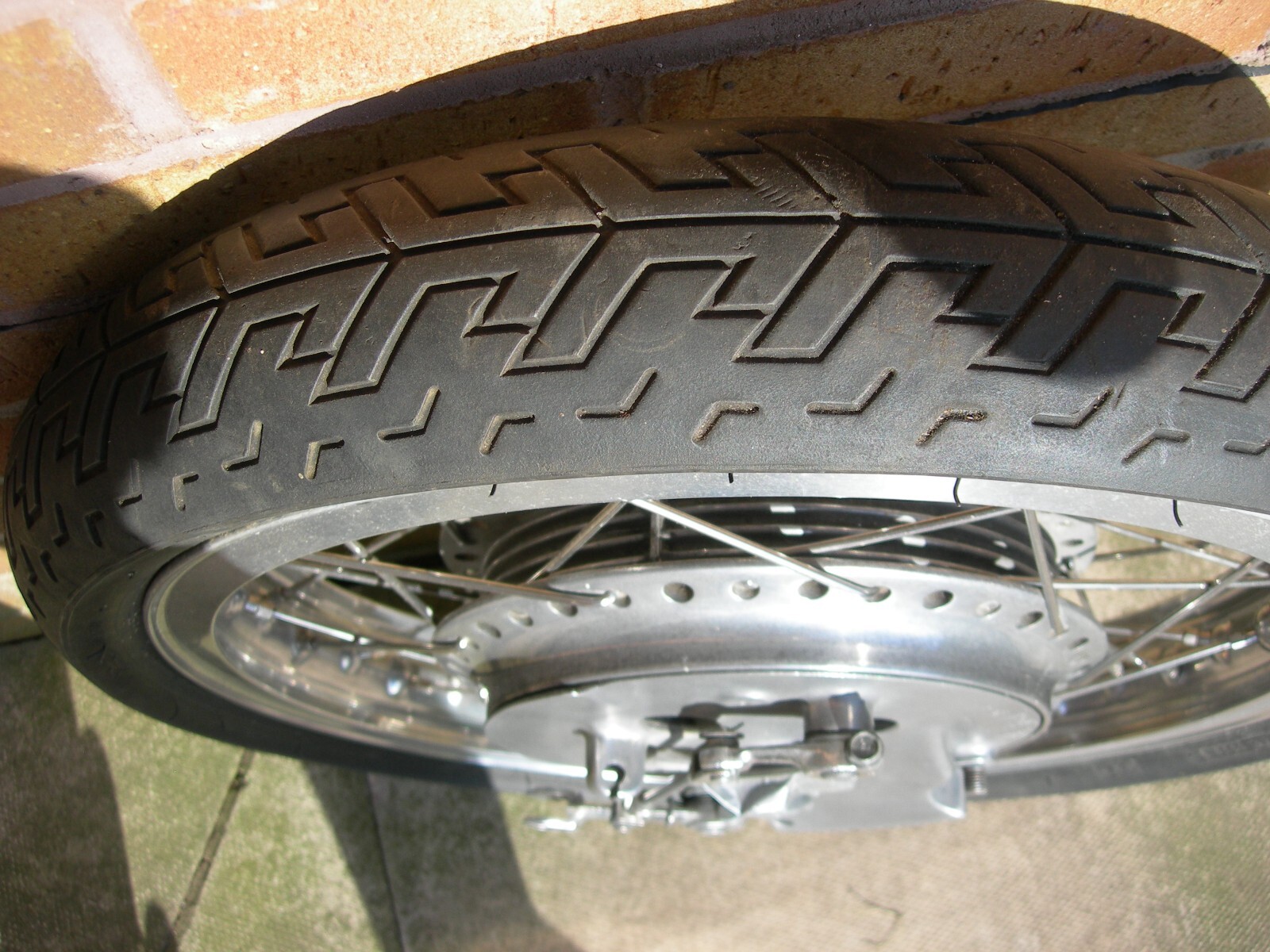 Front Wheel 18 Inch With Suzuki 4/L Shoe Brake, Akron Rim, Dunlop Race ...