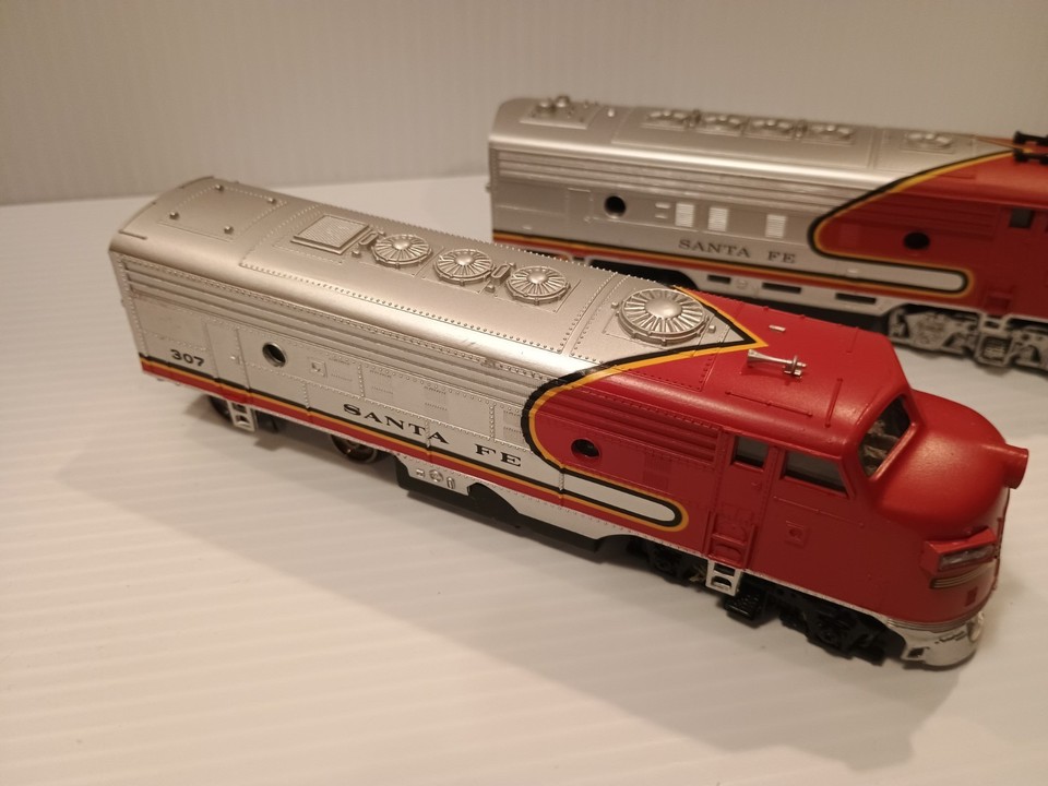 Bachmann/Etc. HO Scale Santa Fe Diesel Locomotive #307 Metal Lot | eBay