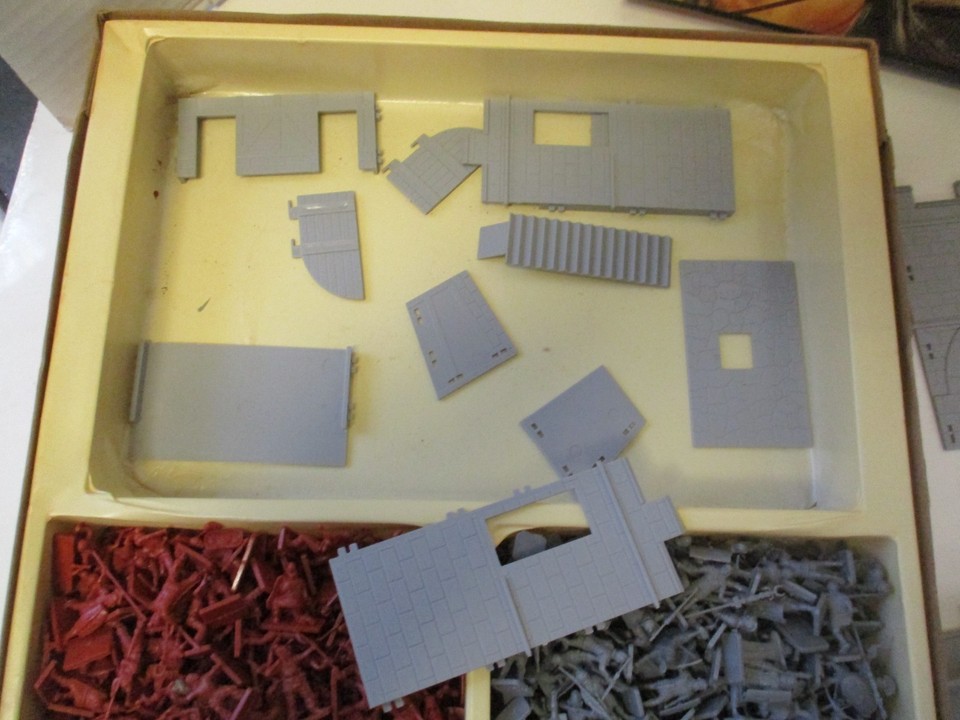 Vintage Airfix HO Scale CAESAR'S GATE Playset - Toy Soldiers in ...