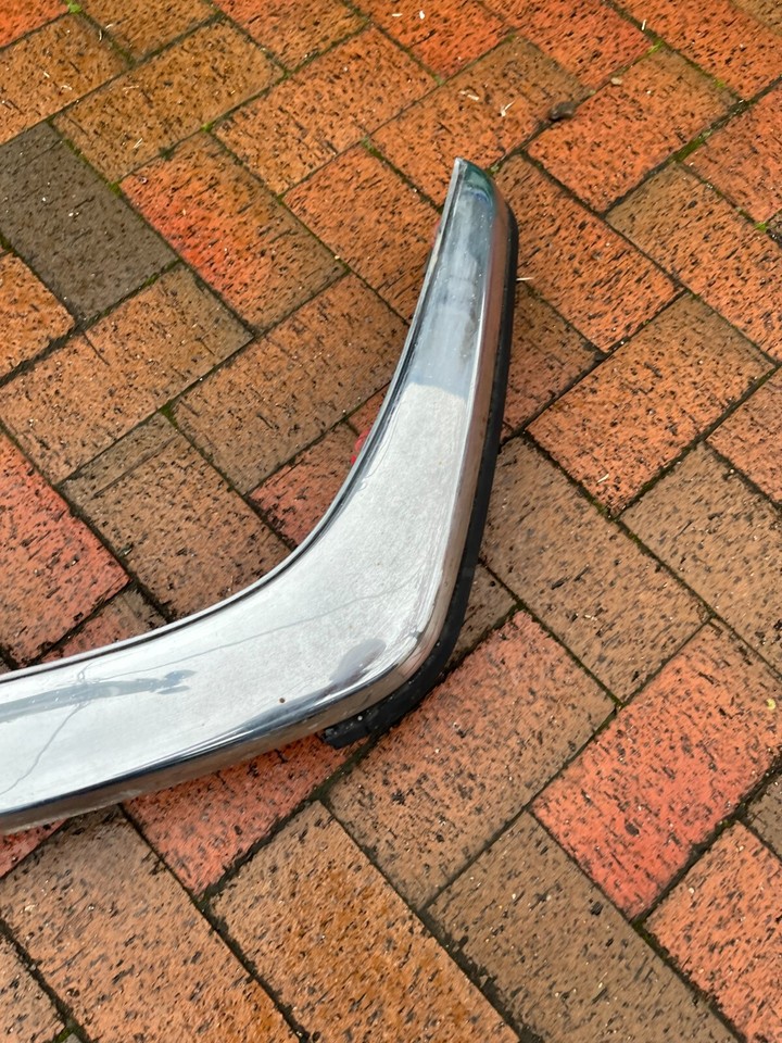 1979-1991 Jaguar XJS Front Bumper Chrome Trim Molding W/ Rubber Bumpers ...