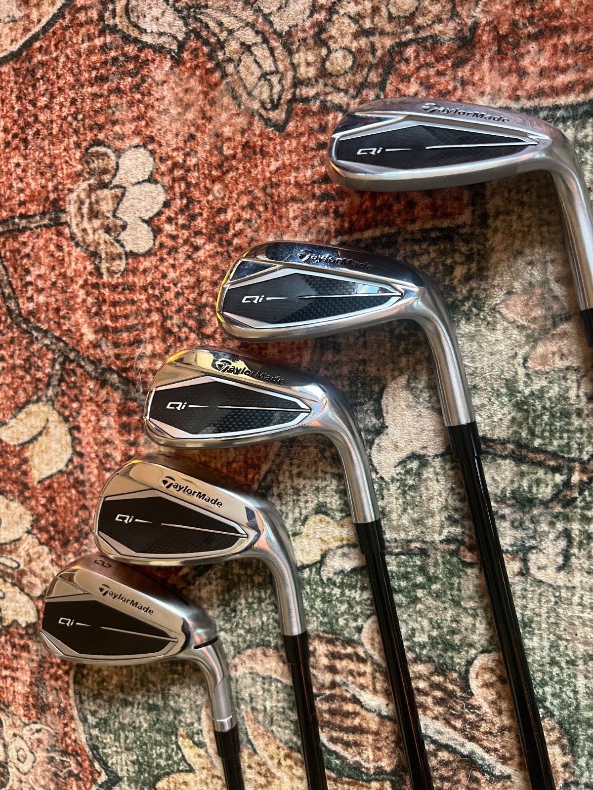 TaylorMade Qi Irons RH 8-PW,AW,SW Fujikura Ventus Blue TR light Flex ...
