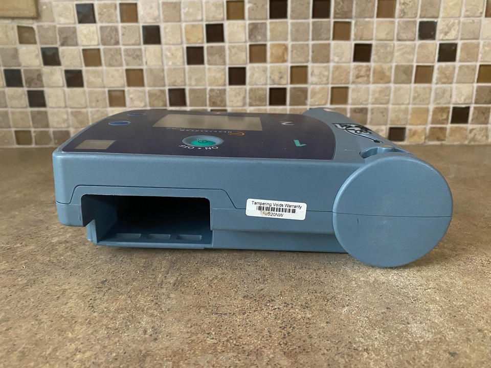 AGILENT HEARTSTREAM FR2. NO BATTERY OR PAD TESTED | eBay