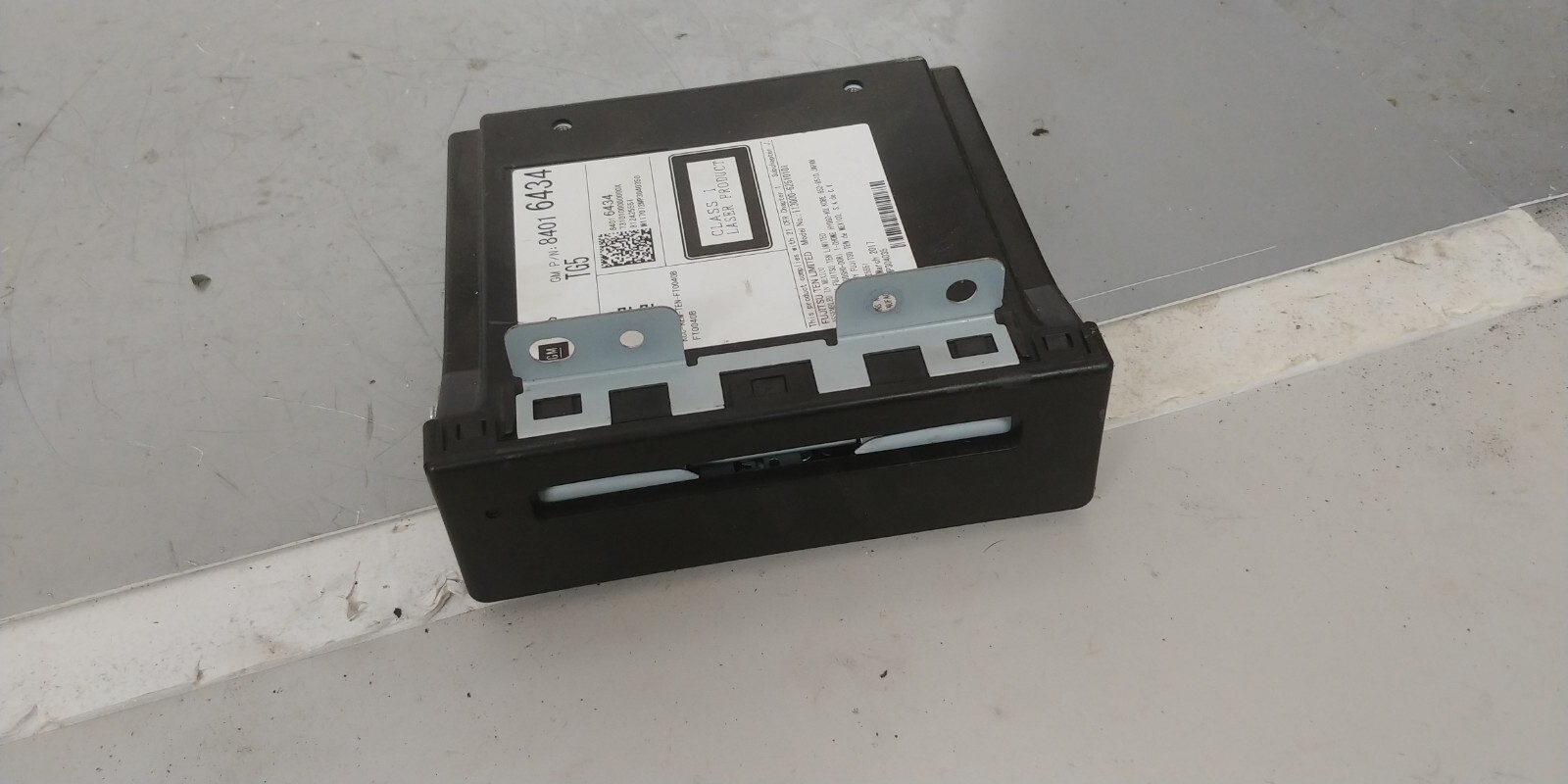 2015 2016 2017 CHEVROLET SUBURBAN YUKON CD PLAYER OEM SINGLE CD OEM ...