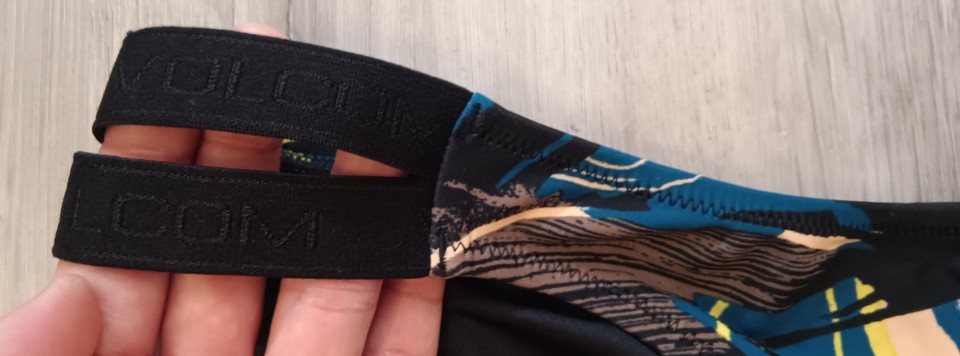 WOMEN'S VOLCOM Black "Lost Marbles" Full Coverage Bikini Swim Suit ...