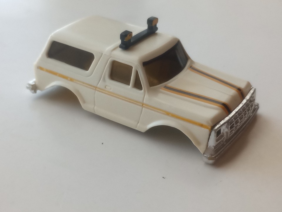 Vintage 1980's Schaper Stomper. 4X4 White Ford Bronco (Side Clip)Body ...