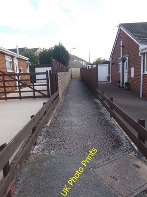 Photo 6x4 Footpath - Burton Acres Way Highburton c2016 | eBay