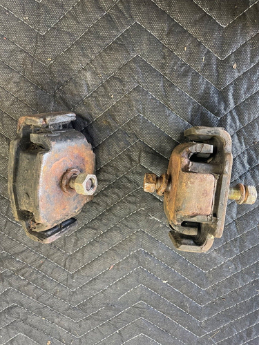 FJ40 Toyota Land Cruiser Pair Engine Motor Mounts Insulators OEM | eBay