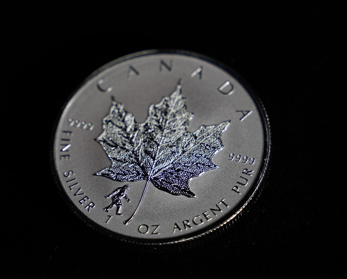 2016 Canada BIGFOOT Sasquatch Maple Leaf 9999 FINE Silver coin round ...
