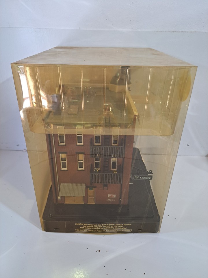 NIB Menards BR5827 O Gauge Model Railroad Lighted Menards Mercantile ...