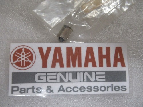R66 Genuine Yamaha Marine 688-83516-00 Bulb 12V-17W OEM New Factory ...