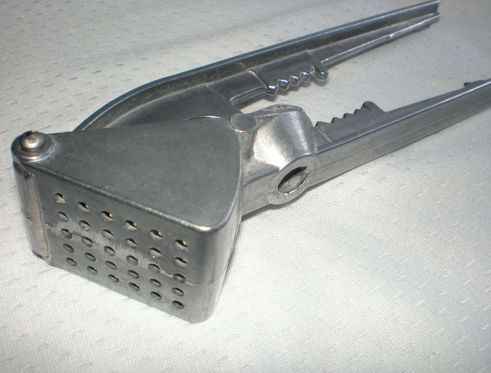 3 in 1 Aluminum Handheld Garlic Press + Nut Cracker + Cherry Pitter | eBay