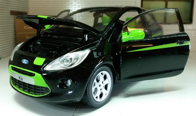Ford KA Black and Green 1/24 Diecast Model Car by MOTORMAX 73382bk for ...