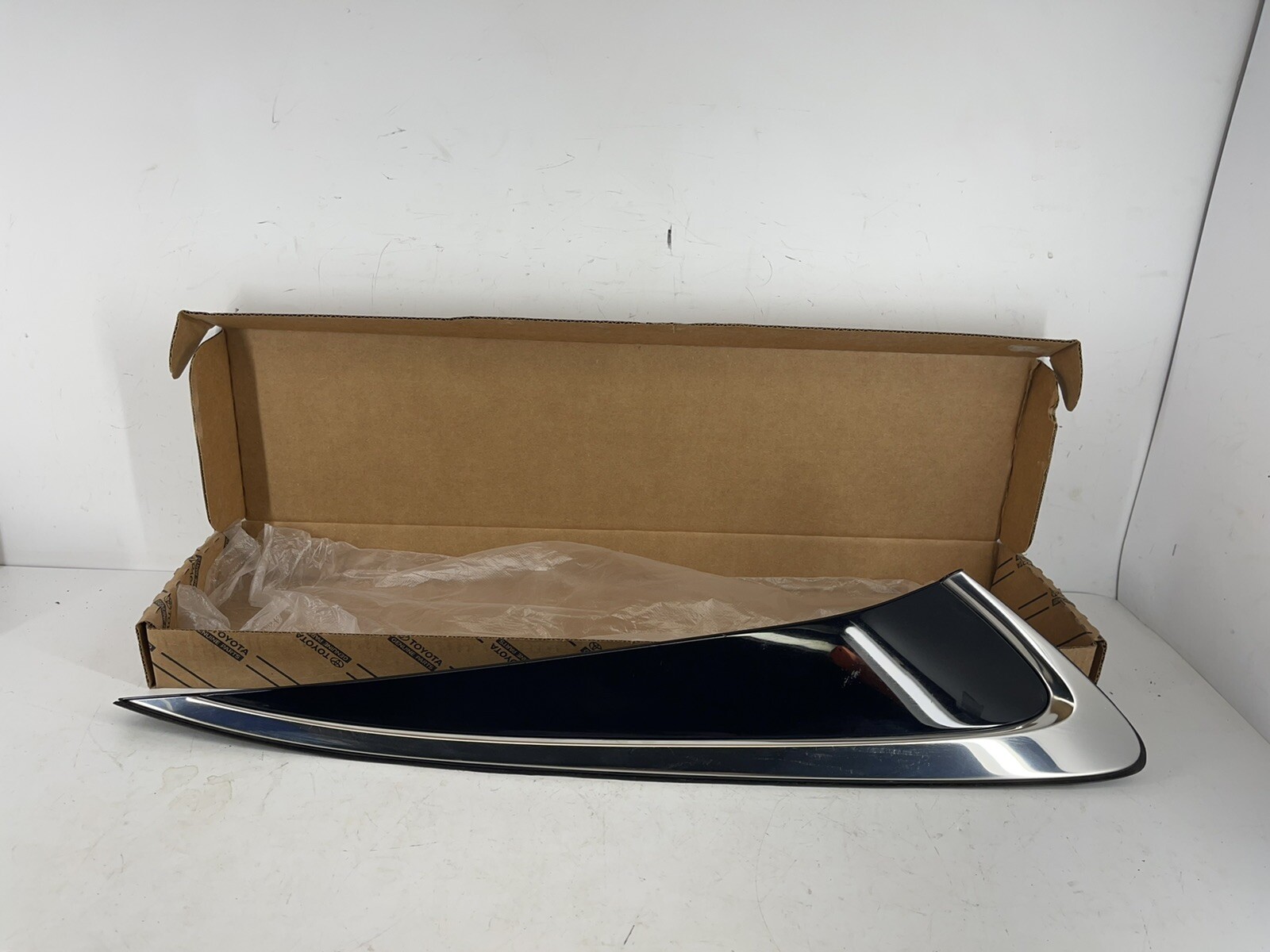 2015 -2017 Toyota Camry Outer Right Rear Pillar Garnish Trim 75055 ...