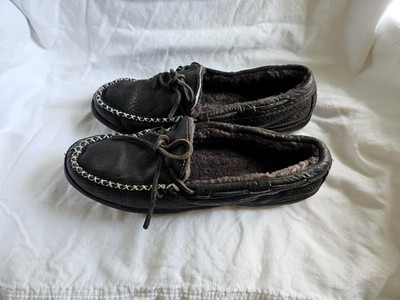 ORVIS Black Leather Shearling Mocassins Slippers 10 | eBay