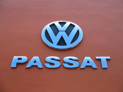 01 02 03 04 05 VW PASSAT SEDAN REAR LID EMBLEM LOGO BADGE SIGN SYMBOL ...