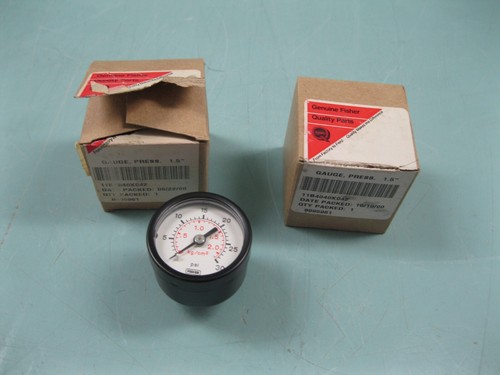 Lot (2) 1-1/2" Fisher 11B4040X042 Pressure Gauge 0-30 PSI NEW H8 | eBay