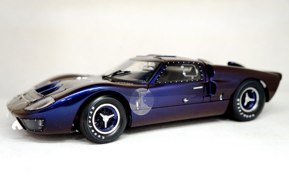 1966 EXOTO RACING LEGENDS FORD GT40 Mk II CATALUNYA SPLASH WITH DISPLAY ...