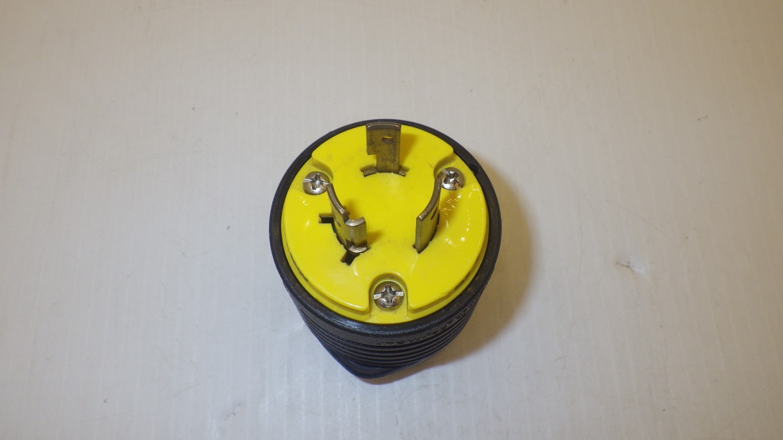 PASS & SEYMOUR L620P TURNLOK PLUG NEMA L6-20P 3 WIRE 20A 250 V | eBay