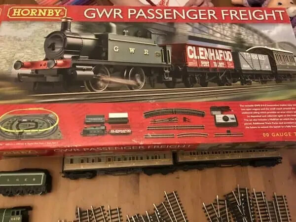 Hornby GWR Passenger & Freight Train Set original+ Extra Tracks ...
