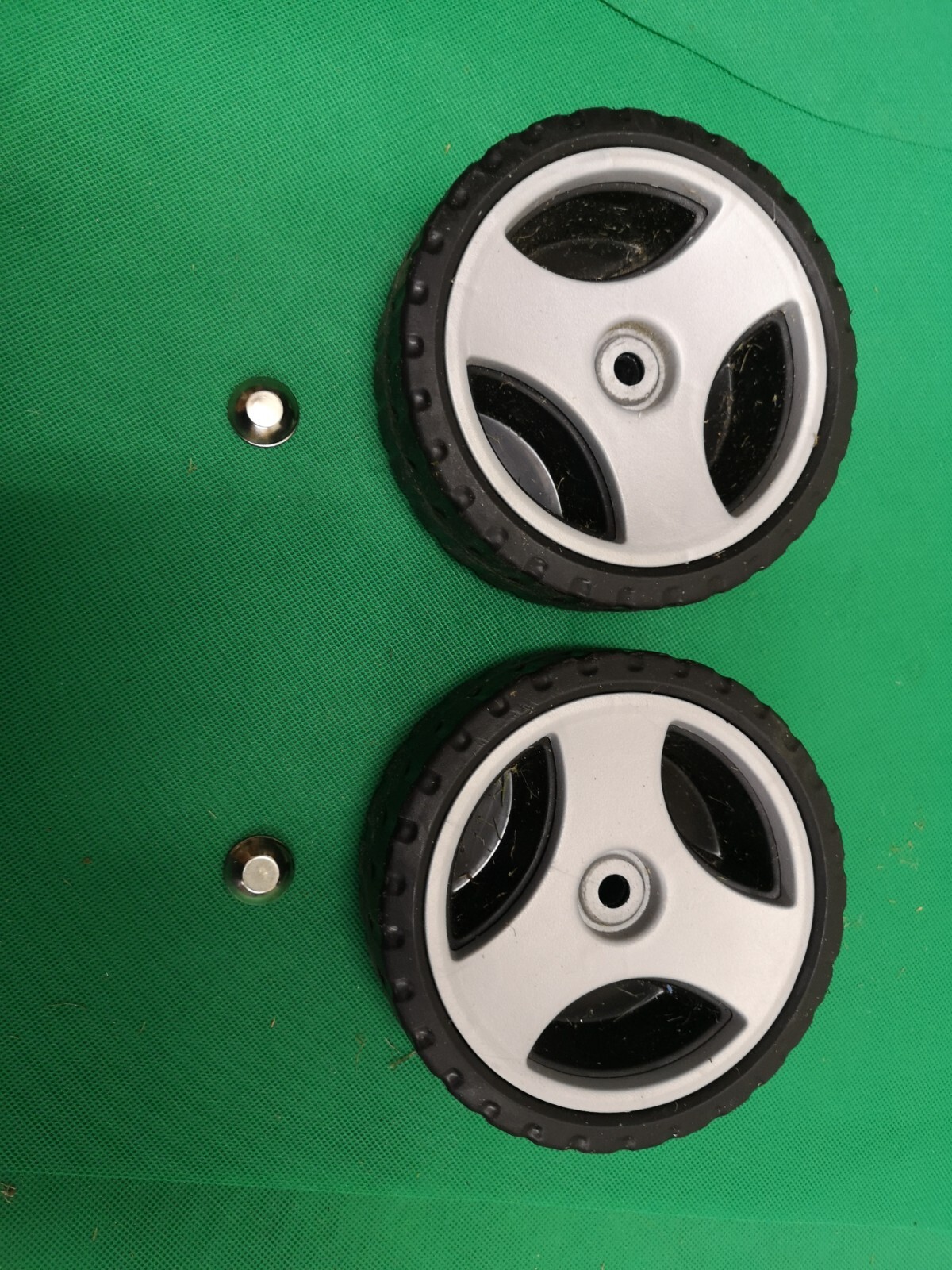Bosch rotak 370 er Lawnmower front wheels x 2 Genuine part | eBay