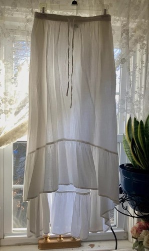 CHANCES White Elastic Waist Rayon Skirt Ruffle Hem Mid Length Fish Tail ...