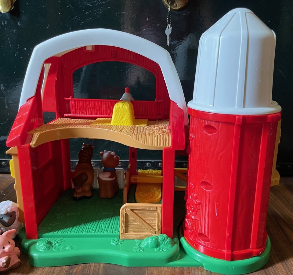 F. Price Little People Farm Barn Set lot, 4 people, 15 animals, tracker ...