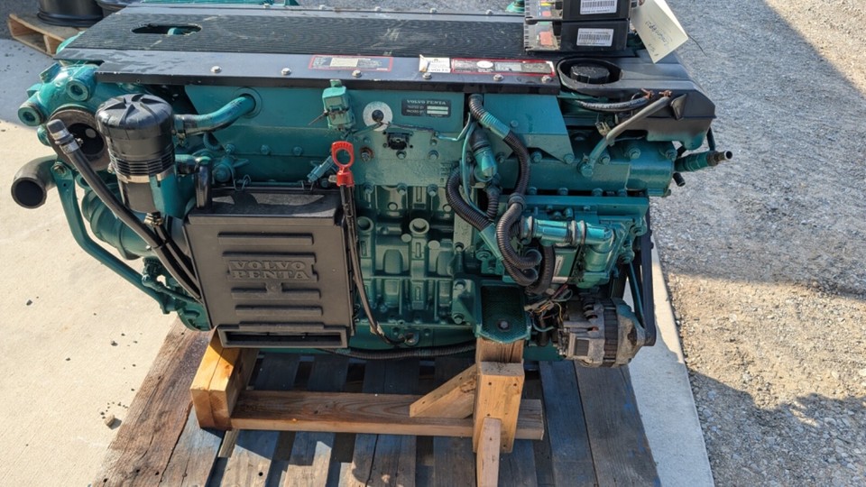 VOLVO PENTA D6 310 HP Marine Diesel Engine EVC D6-310 D6-310A-B | eBay