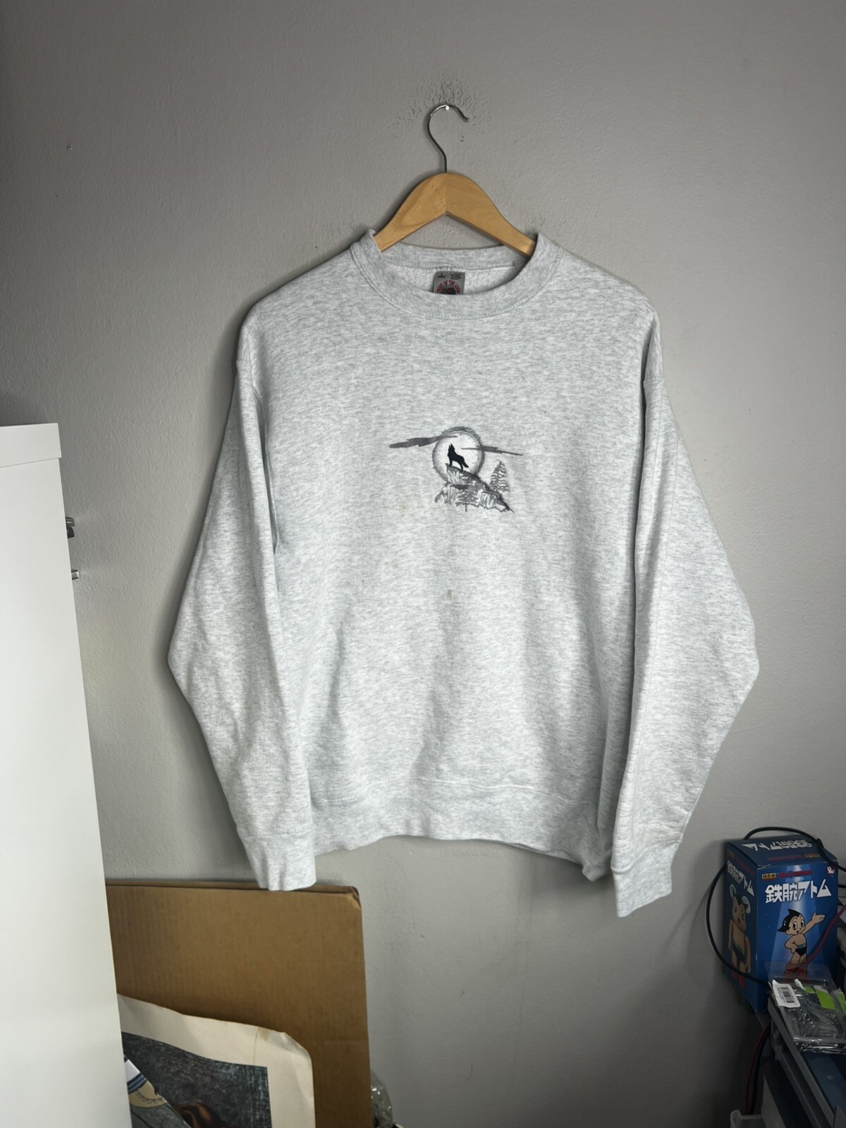 Vintage 90s Wolf Howling Embroidered Crewneck Sweatsh… - Gem