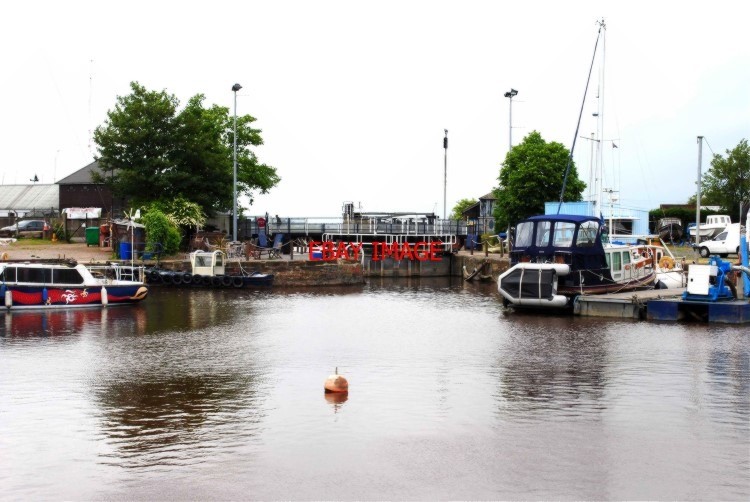 PHOTO THAMES & MEDWAY CANAL GRAVESEND BASIN THAMES LOCK | eBay