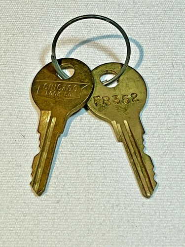 2x Vintage Chicago Lock Co Keys - FR352 | eBay