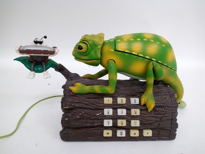 Vintage Chameleon Novelty Landline Phone Moves & Sings Karma Chemeleon ...