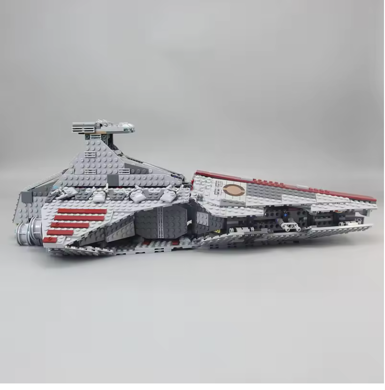 LEGO Star Wars: Venator-Class Republic Attack Cruiser (8039) for sale ...