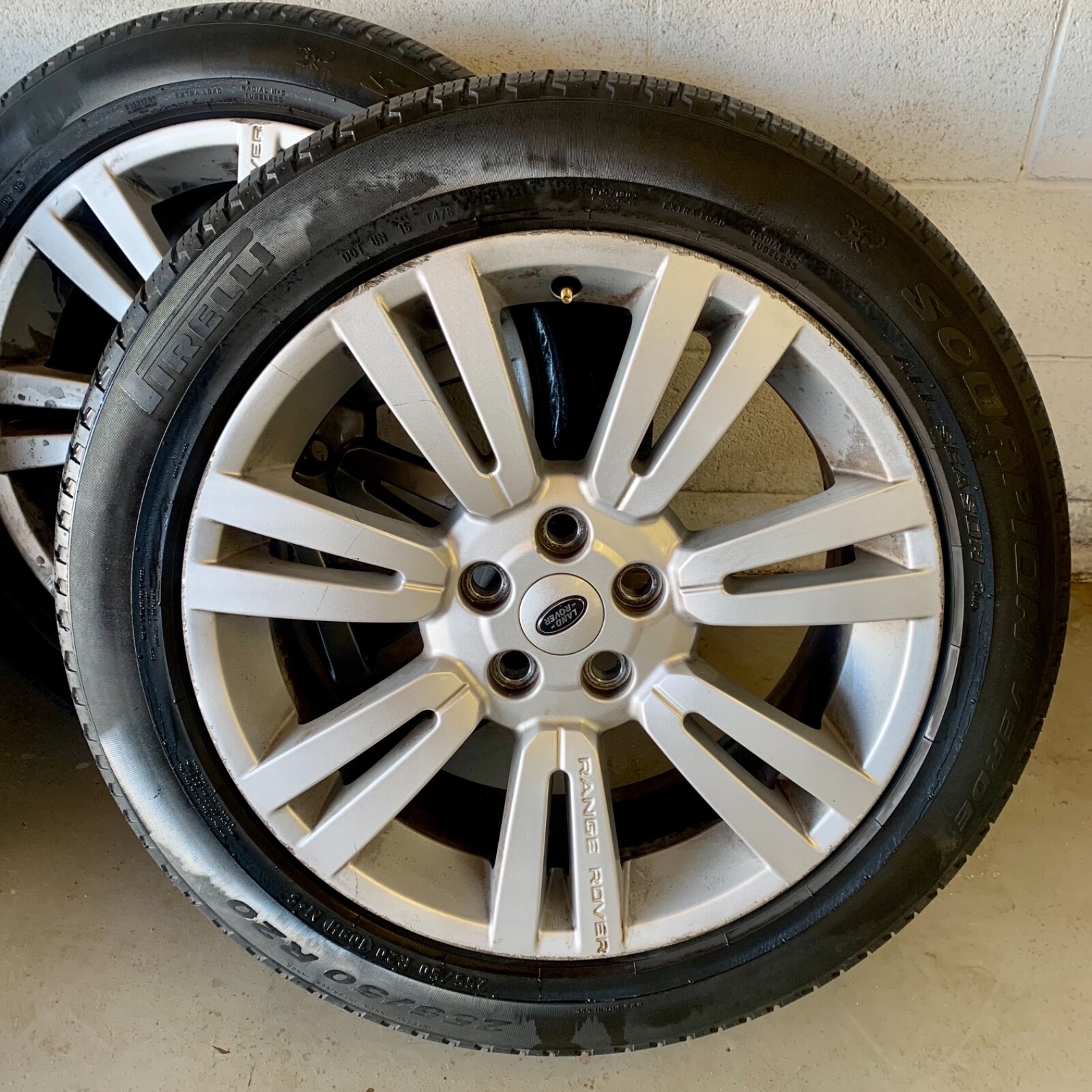Set of 4 Land Rover/Range Rover wheels and tires 255/50/R20 PIRELLI ...