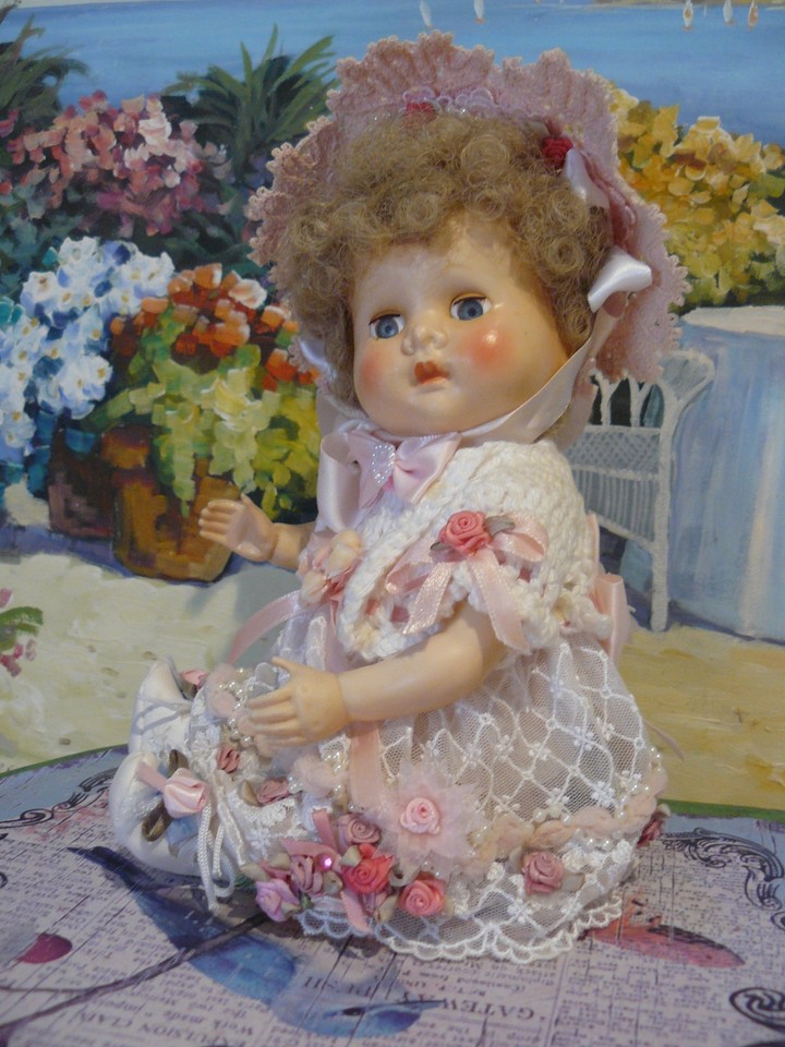 VINTAGE DOLL 1950's HARD PLASTIC like PEDIGREE...10 inch & GORGEOUS ...