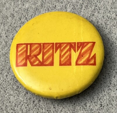 Vintage Novelty The RITZ Button Pin PB40G | eBay