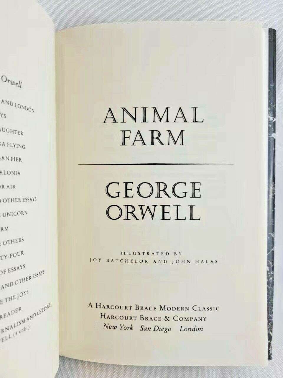 ANIMAL FARM by GEORGE ORWELL Illustrated Modern Classics Hardcover ...