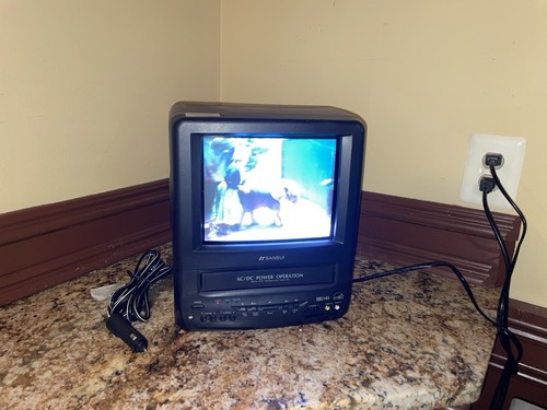 Sansui COM0961B 9” CRT TV VCR Combo AC/DC Portable VHS Player No Remote ...