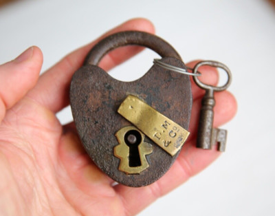 Antique D.M. & Co. Smokehouse Padlock W/ Key Davenport Mallory Heart ...