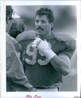 Mike Bell Former American Running Back Nfl League Football 7X9 News ...