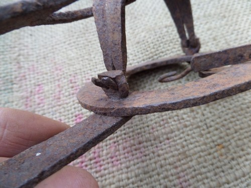 VINTAGE ANTIQUE SMALL WROUGHT IRON MOUSE MICE RAT TRAP BLACKSMITH HAND ...