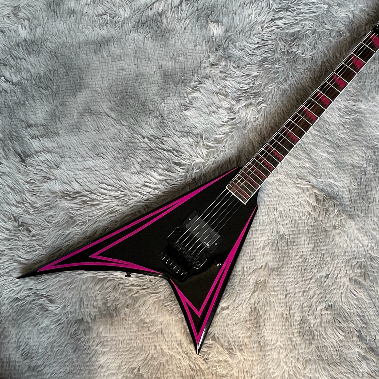 Black E-Alexi Alexi Pink Sawtooth V Shape Electric Guitar Maple Neck 6 ...